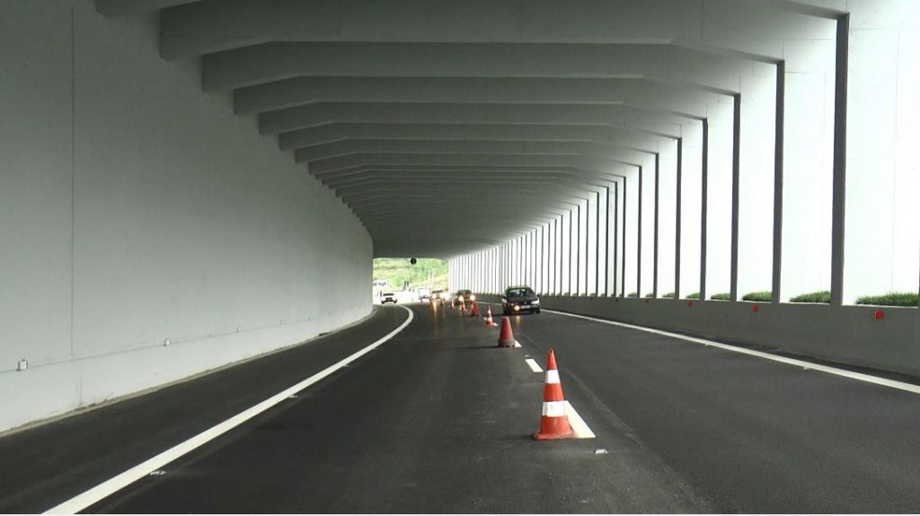 Tiranë-Elbasan, përfundon ndërtimi i tunelit panoramik – Abc News