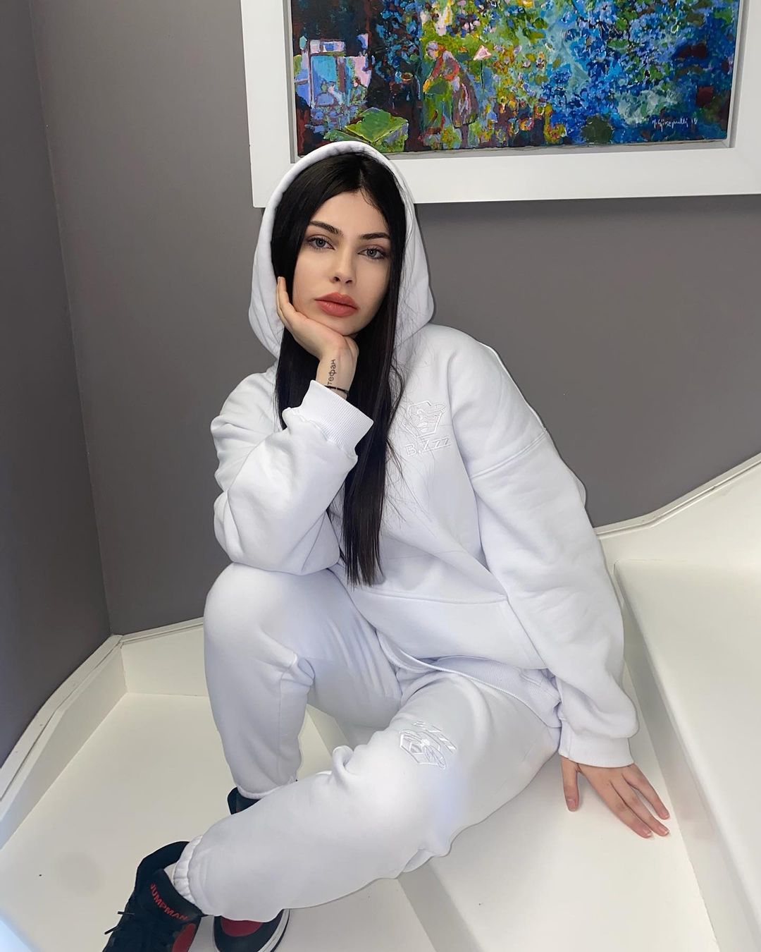 Aleksia Peleshi dhe Romeo Veshaj e çojnë lidhjen në një tjetër nivel ...