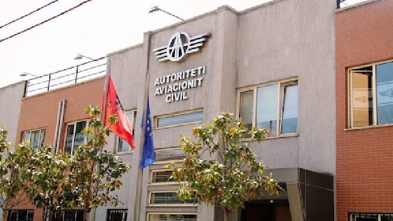 EMRI/ Ikën drejtoresha e Autoritetit të Aviacionit Civil, kush e ... EMRI/ Ikën drejtoresha e Autoritetit të Aviacionit Civil, kush e ...