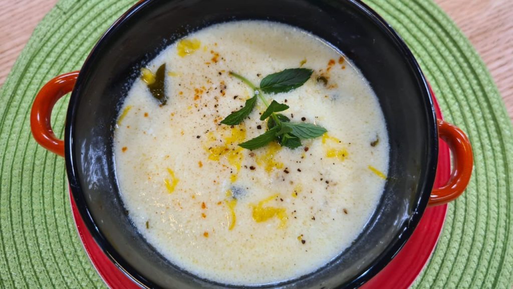 “Supë me kos e nenexhik” nga Zonja Florenca – Abc News